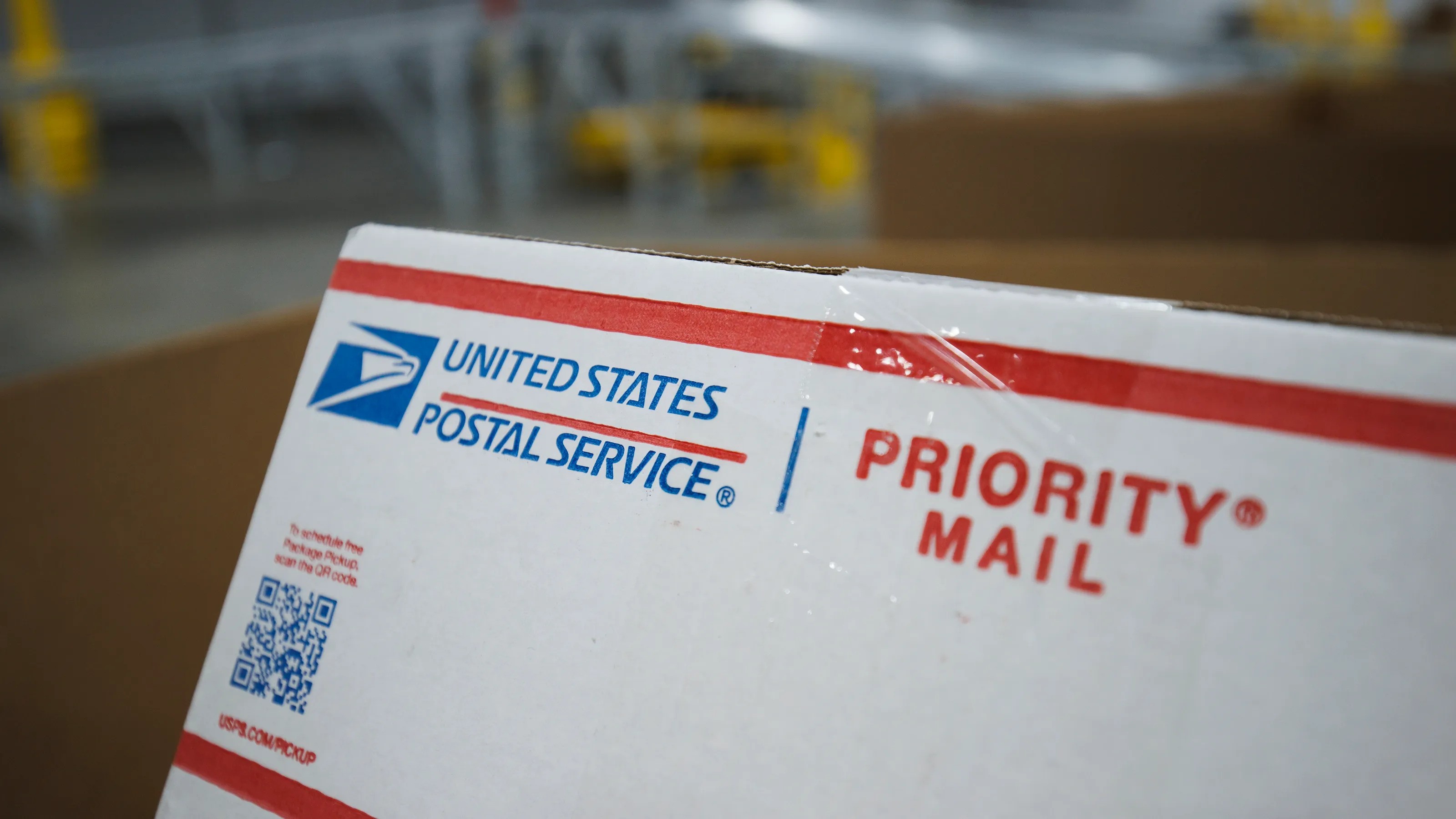 What is USPS 2-Day Shipping? How Reliable is It, and How Much Does It ...